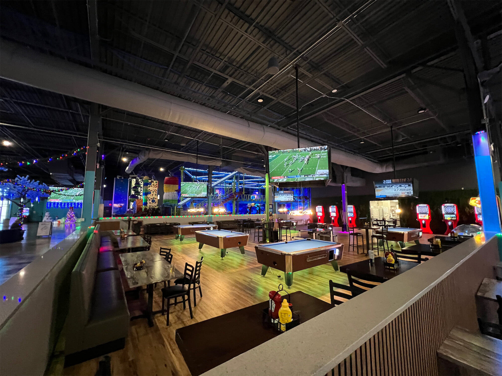 Elev8 Fun Indoor Adventure Park - Billiards